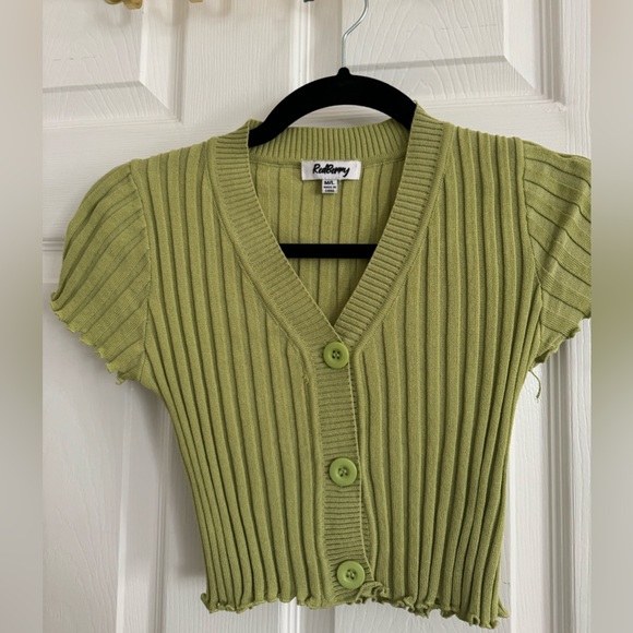 Verge Girl | Tops | Really Cute Green Top | Poshmark